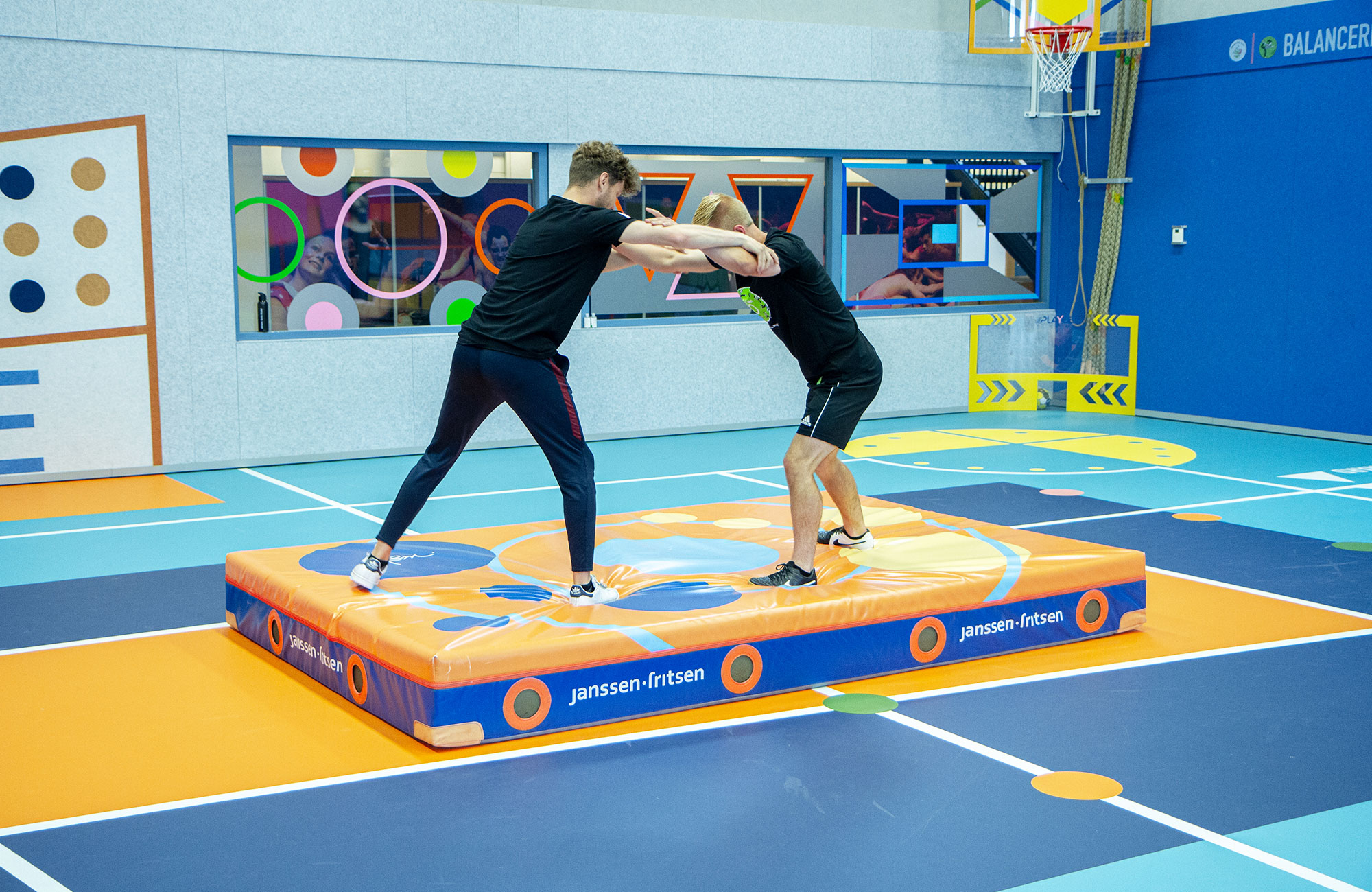 Gebed Rots Klok Gymzaal Matten Wonen Doe Een Poging Brandewijn